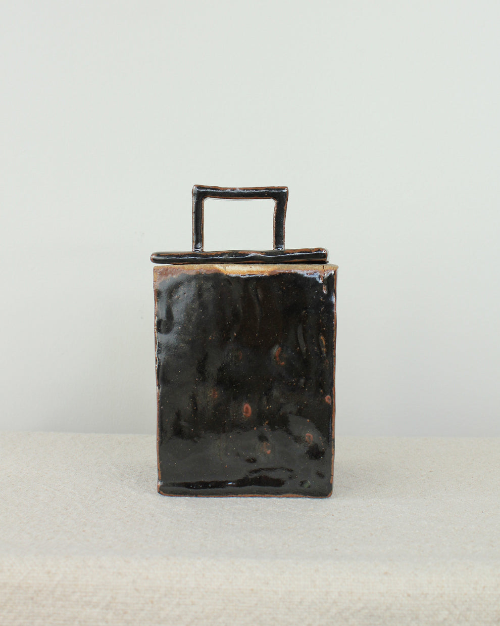 Chocolate Glazed Vessel with Lid – Earl Grey