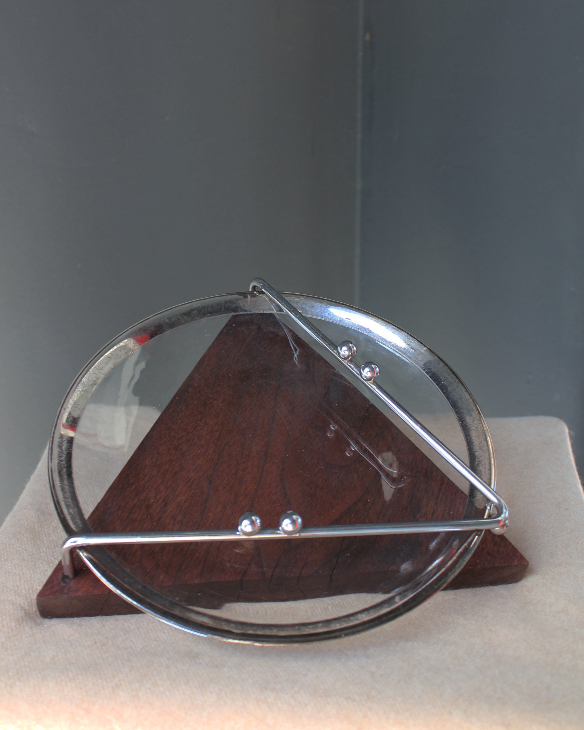 Mid Century Triangular Dish – Earl Grey
